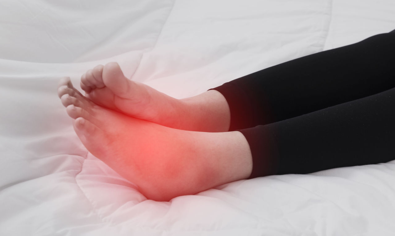Inchaço Nos Pés E Tornozelos? Saiba O Que Pode Causar O Edema ...